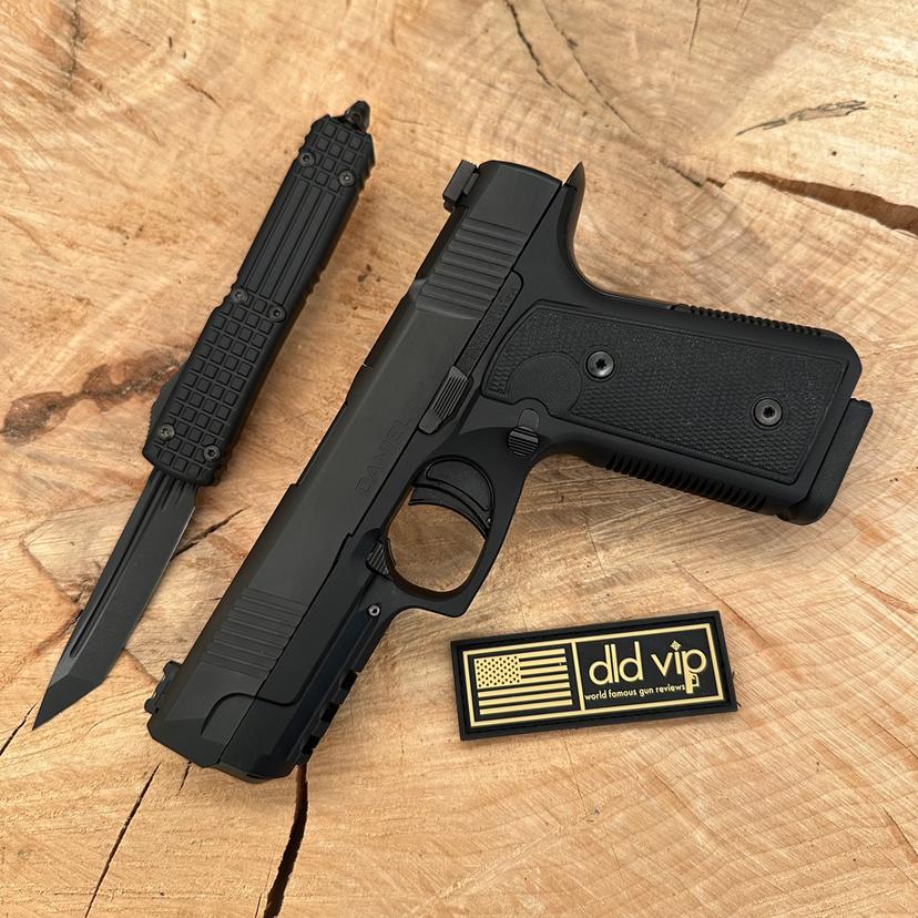 Daniel Defense H9 9mm + Microtech Ultratech Delta Frag Webin...